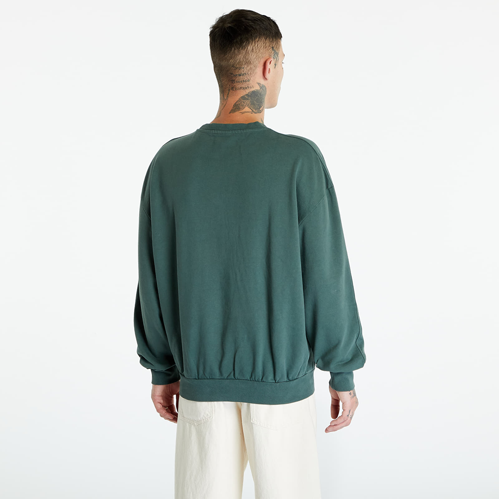 Mikiny Urban Classics Heavy Terry Garment Dye Crew Bottle Green (TB4956-02245) | Queens 💚