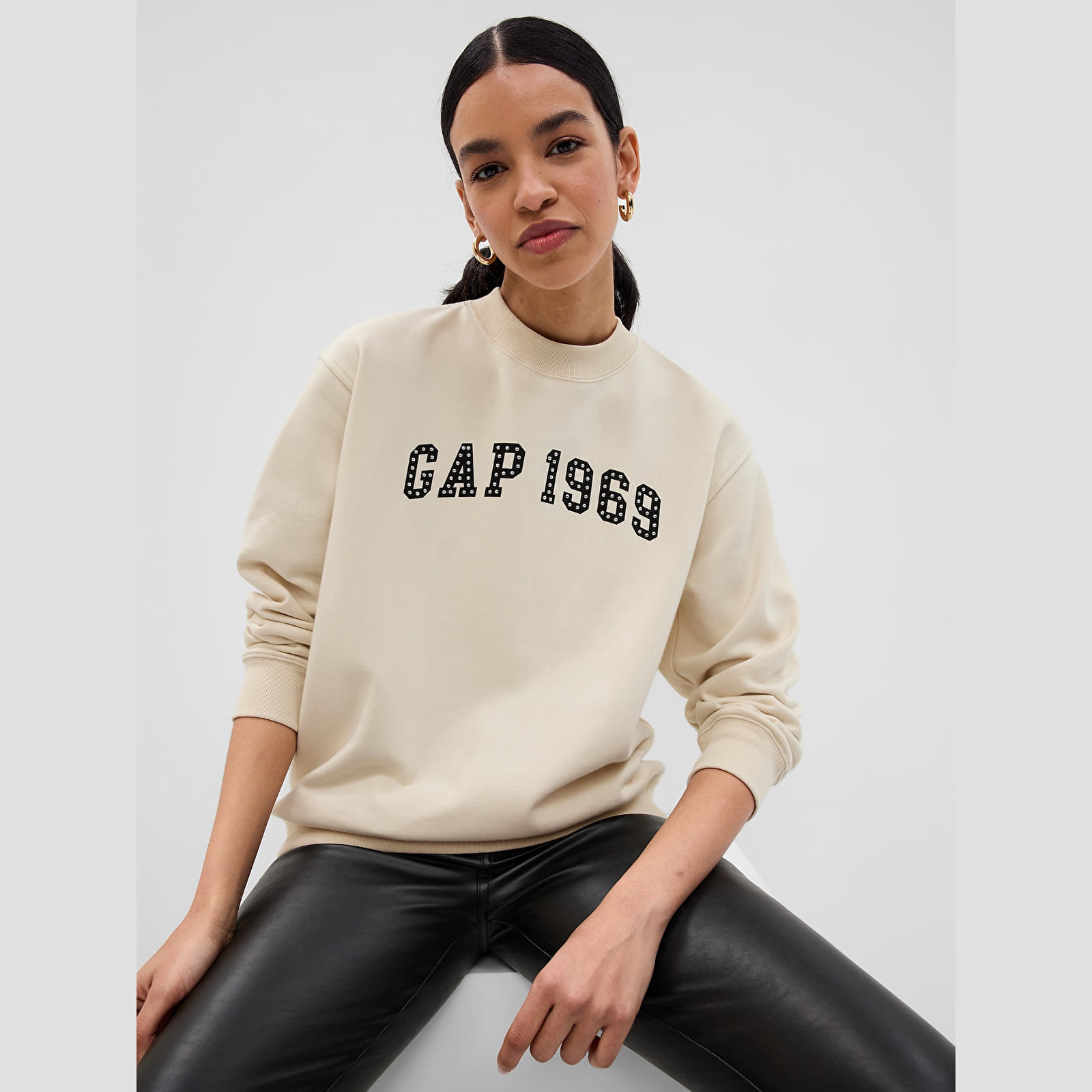 GAP Fl Logo Boyfriend Crew Chino | Queens