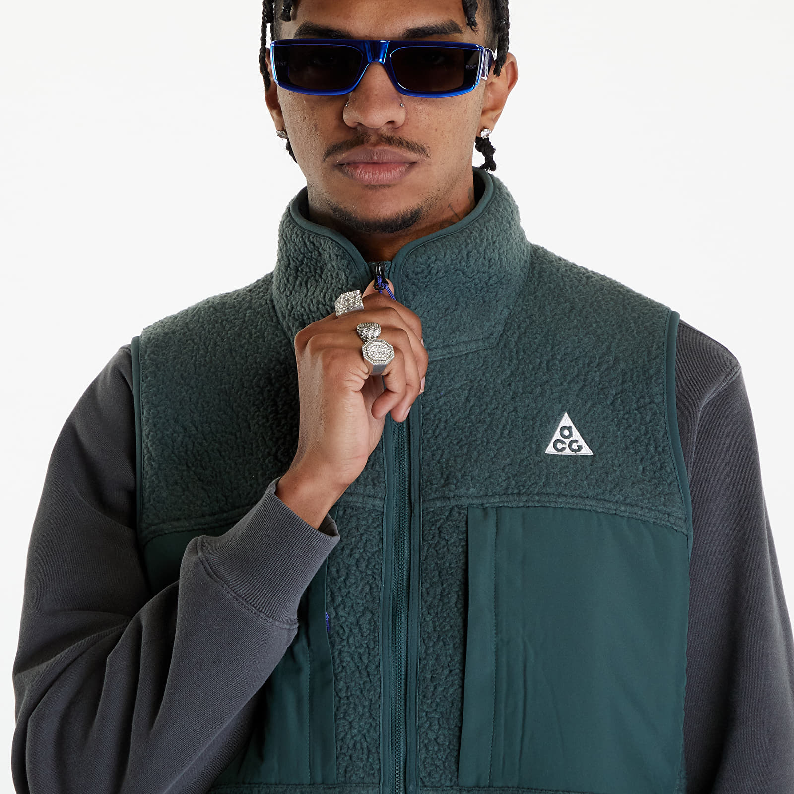 Vesty Nike ACG "Arctic Wolf" Men's Vest Vintage Green/ Vintage Green ...