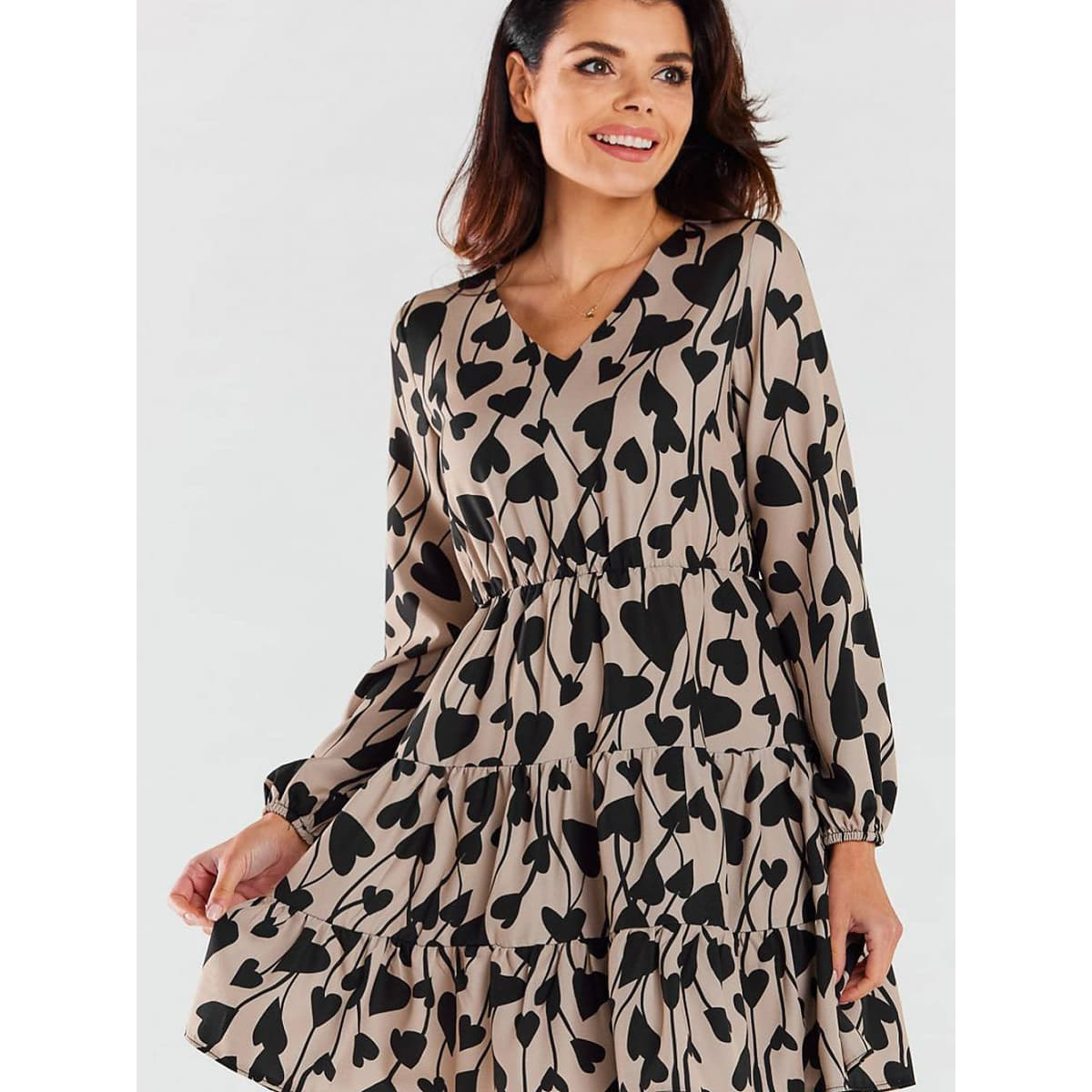 awama model 176851 Beige | Queens