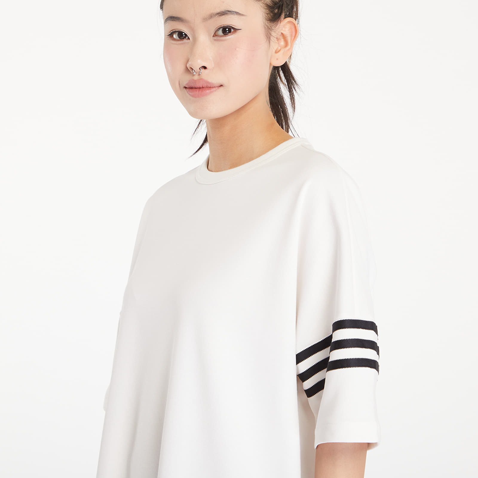 Sukienki adidas Neuclassics Dress Cloud White (IX9868) | Queens 💚